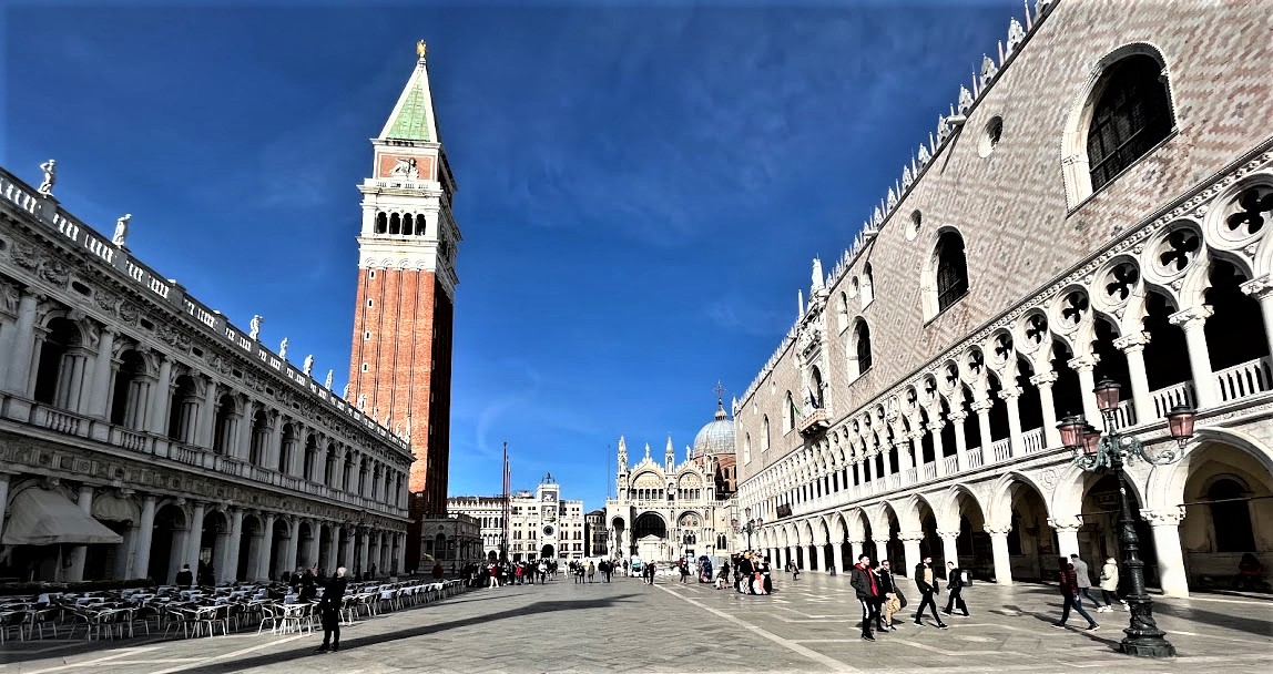 Venedig er romantisk, legendarisk og det perfekte sted til ferie!